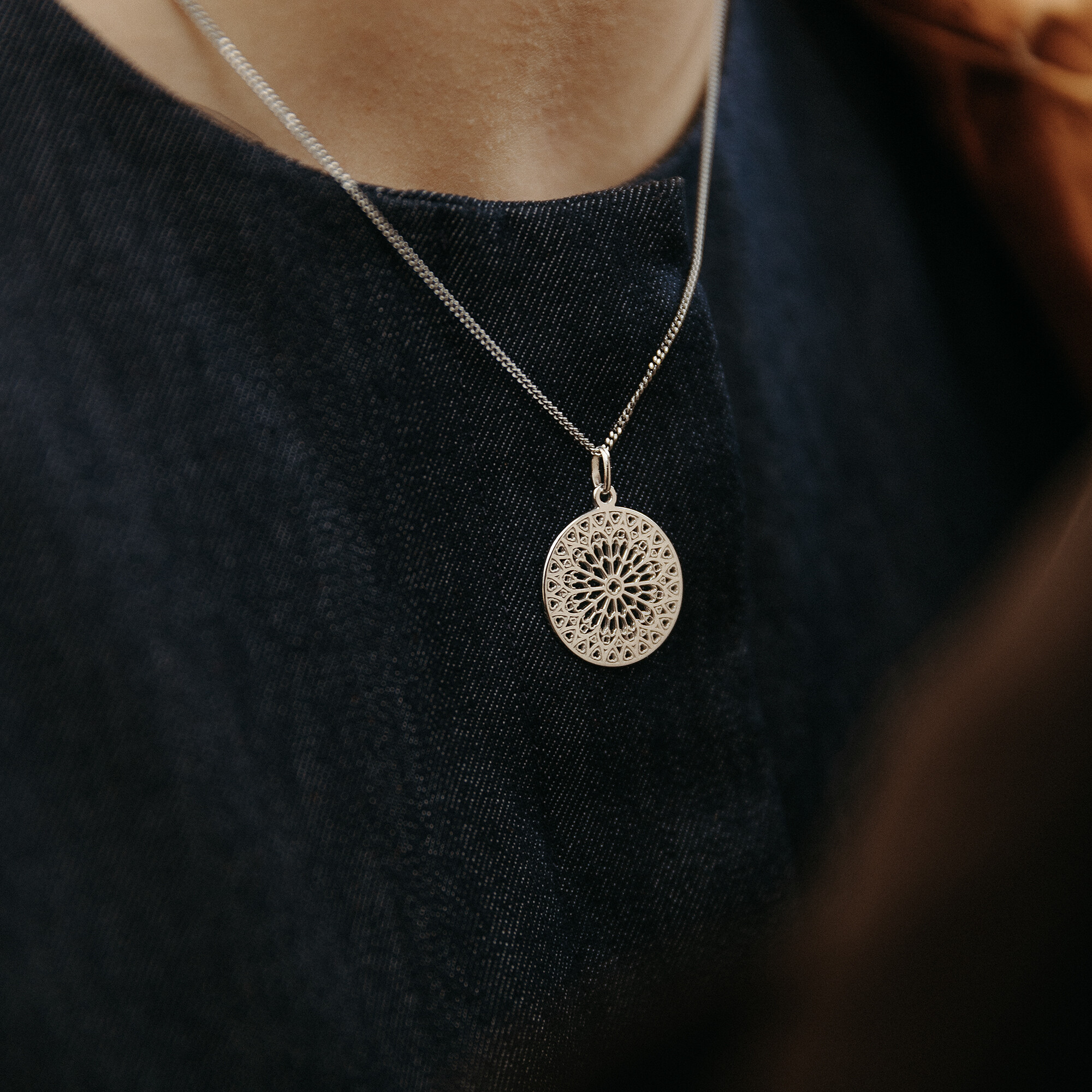 Médaille Rosace Notre-Dame Paris - Or jaune 18ct · Maison de la Médaille